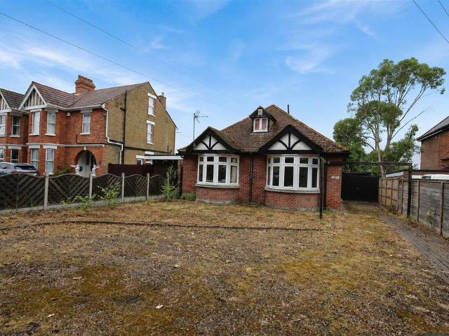 4 bedroom detached bungalow for sale