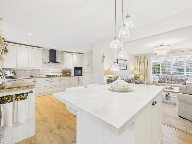 4 bedroom detached bungalow for sale