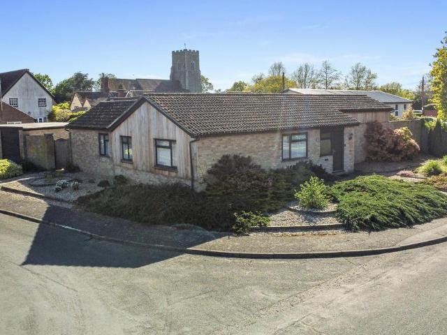 4 bedroom detached bungalow for sale