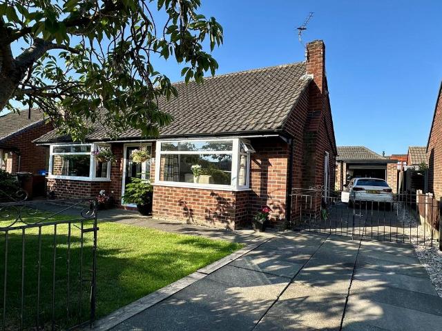 4 bedroom detached bungalow for sale