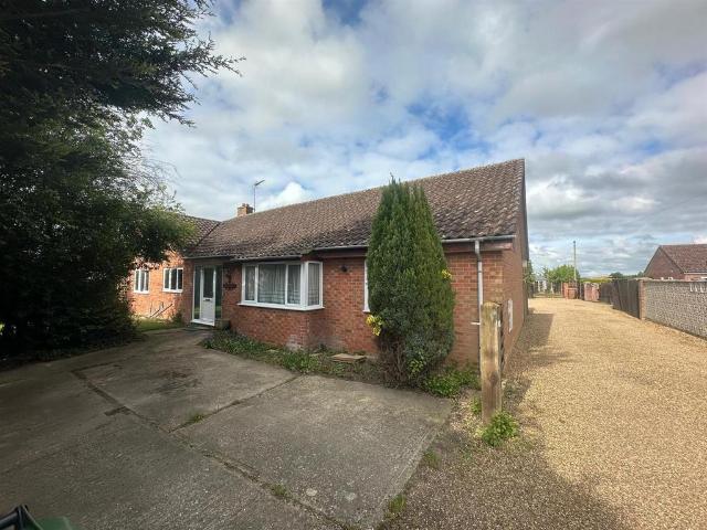 4 bedroom detached bungalow for sale