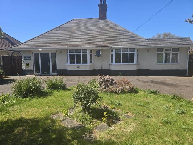 4 bedroom detached bungalow for sale