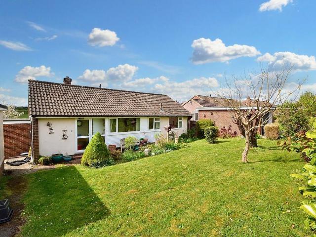 4 bedroom detached bungalow for sale
