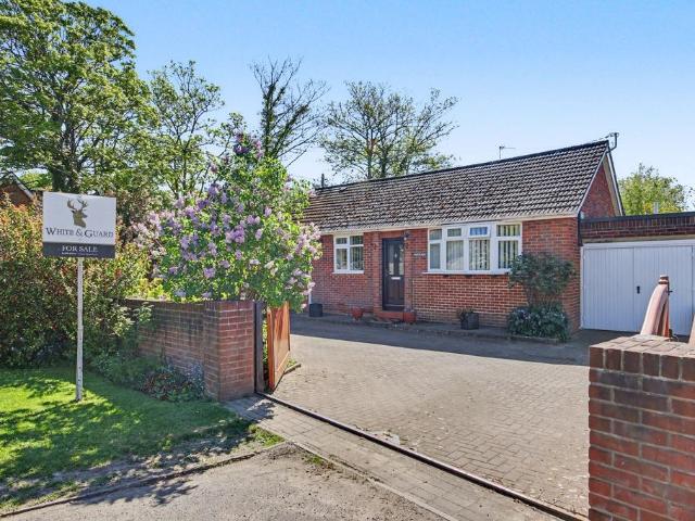 4 bedroom detached bungalow for sale