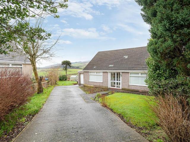 4 bedroom detached bungalow for sale