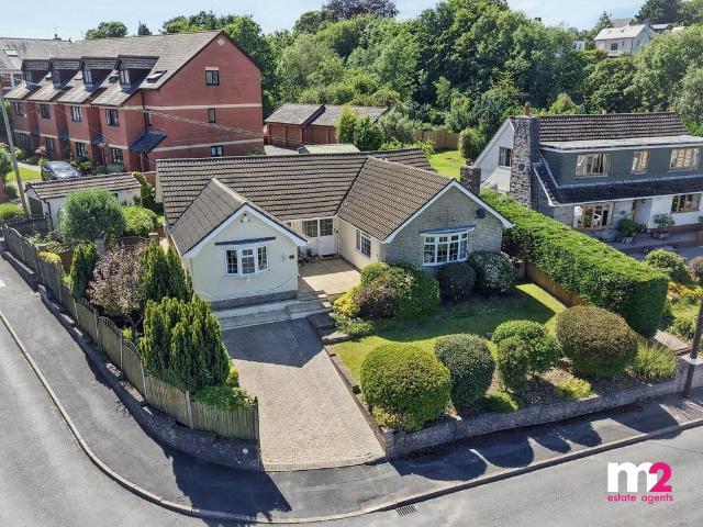 4 bedroom detached bungalow for sale
