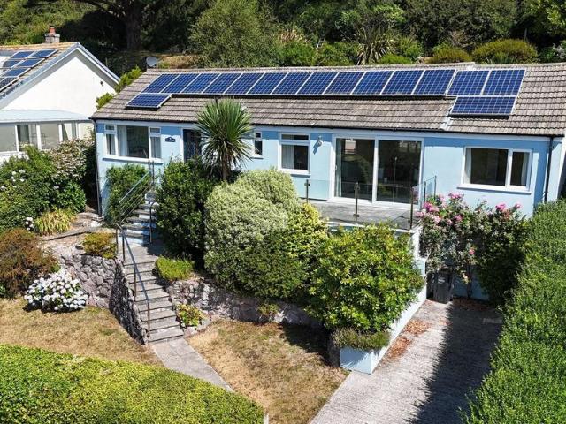 4 bedroom detached bungalow for sale