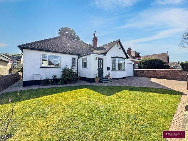 4 bedroom detached bungalow for sale
