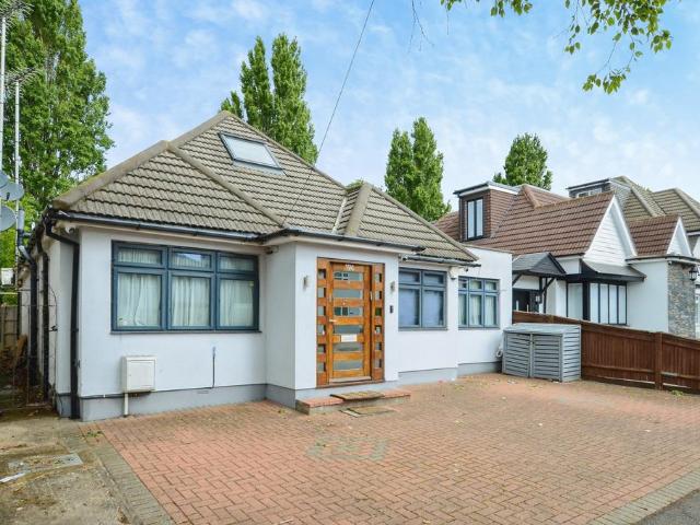 4 bedroom detached bungalow for sale