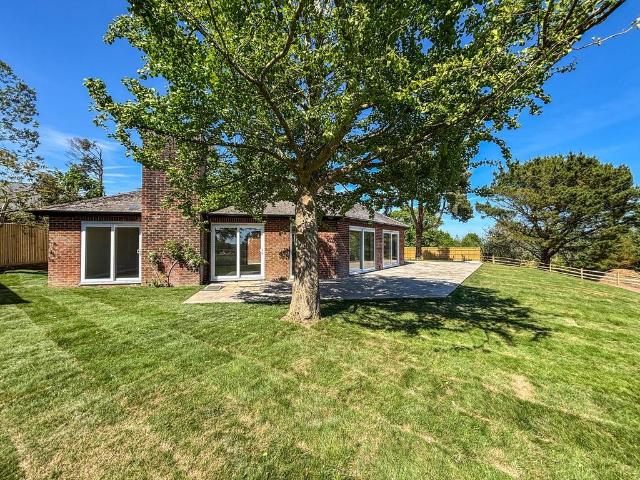4 bedroom detached bungalow for sale