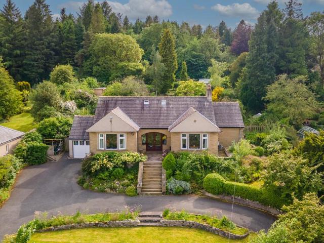 4 bedroom detached bungalow for sale
