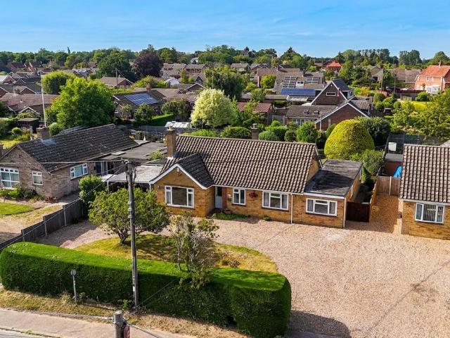 4 bedroom detached bungalow for sale