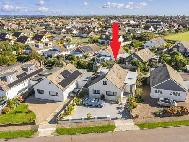 4 bedroom detached bungalow for sale