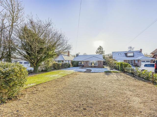 4 bedroom detached bungalow for sale