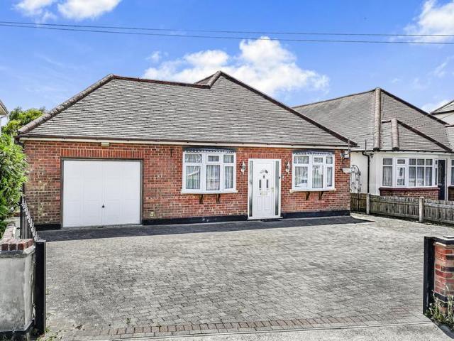 4 bedroom detached bungalow for sale