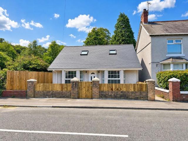 4 bedroom detached bungalow for sale