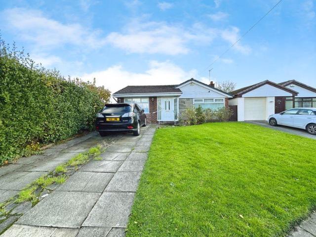 4 bedroom detached bungalow for sale
