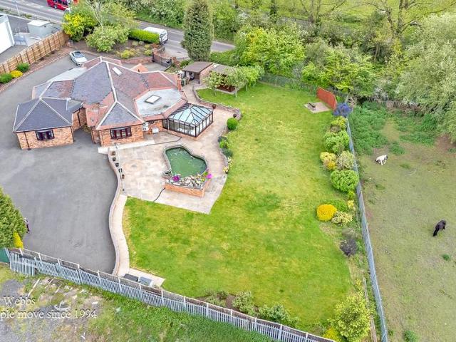 4 bedroom detached bungalow for sale
