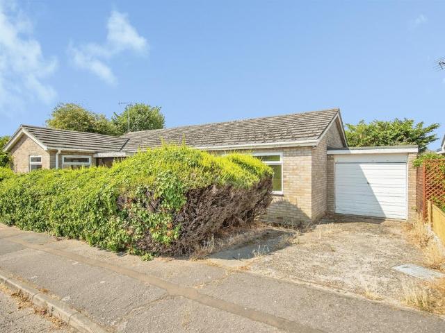 4 bedroom detached bungalow for sale