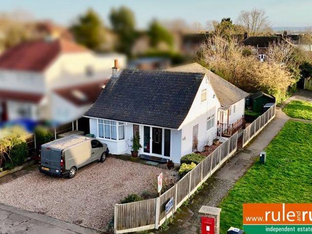 4 bedroom detached bungalow for sale
