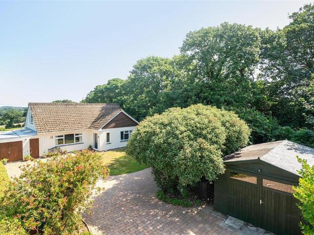 4 bedroom detached bungalow for sale