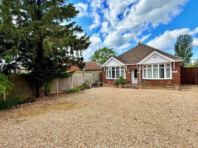 4 bedroom detached bungalow for sale