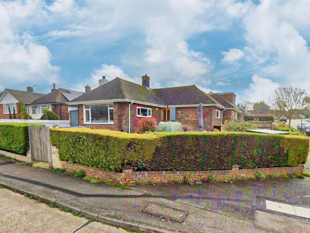4 bedroom detached bungalow for sale