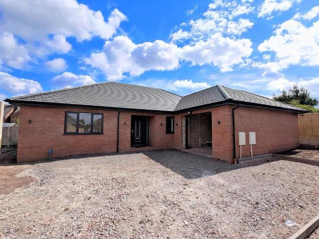 4 bedroom detached bungalow for sale
