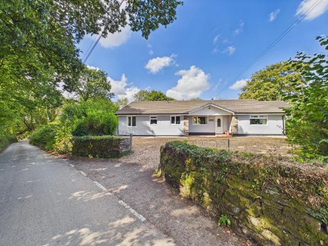 4 bedroom detached bungalow for sale