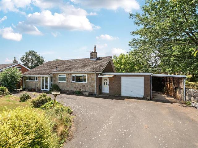 4 bedroom detached bungalow for sale
