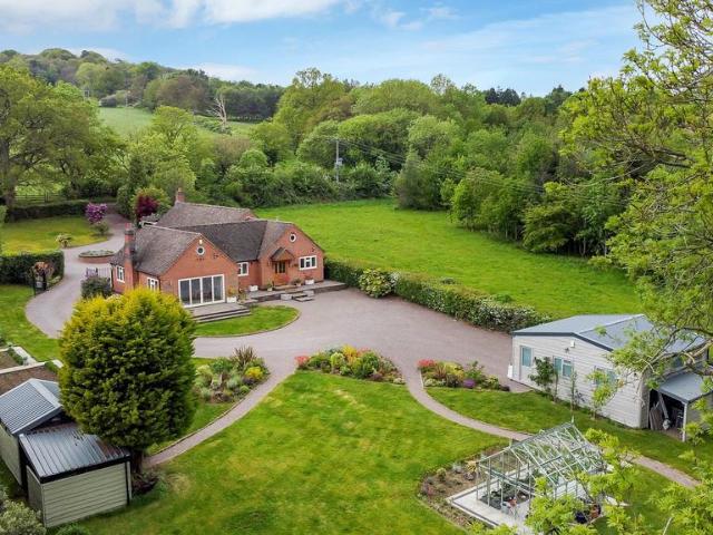 4 bedroom detached bungalow for sale