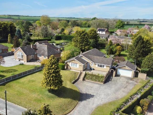 4 bedroom detached bungalow for sale