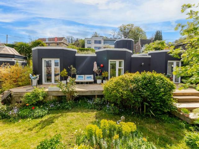 4 bedroom detached bungalow for sale