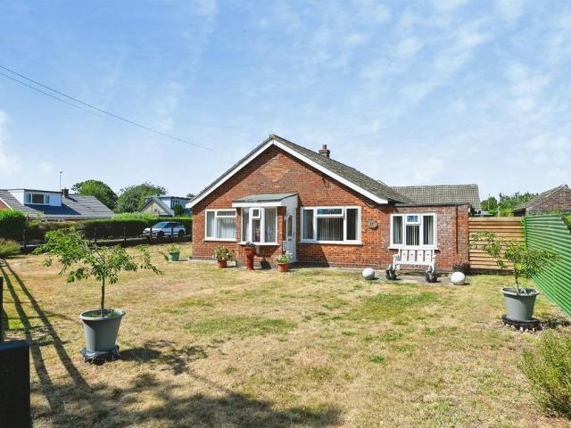 4 bedroom detached bungalow for sale