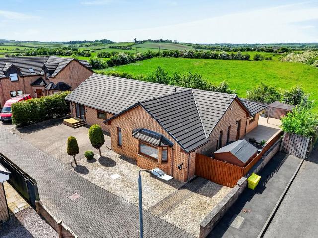 4 bedroom detached bungalow for sale
