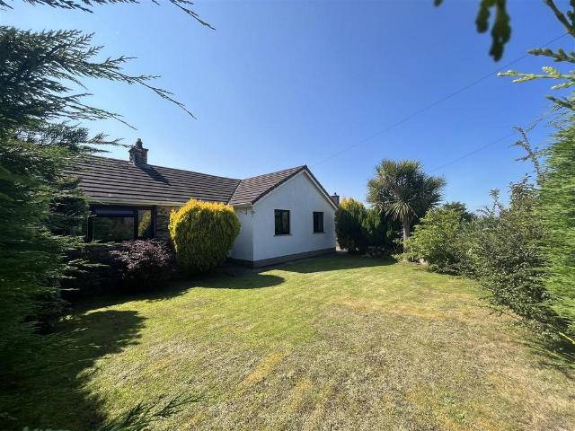 4 bedroom detached bungalow for sale