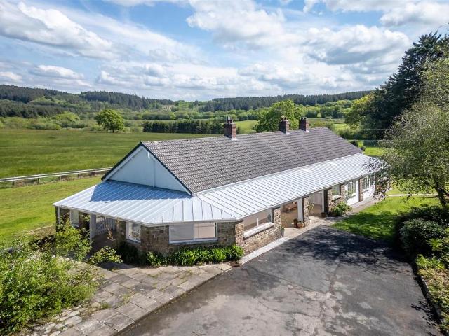 4 bedroom detached bungalow for sale
