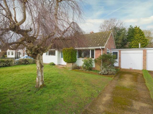 4 bedroom detached bungalow for sale