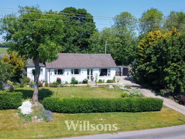 4 bedroom detached bungalow for sale
