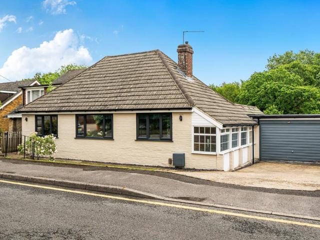 4 bedroom detached bungalow for sale