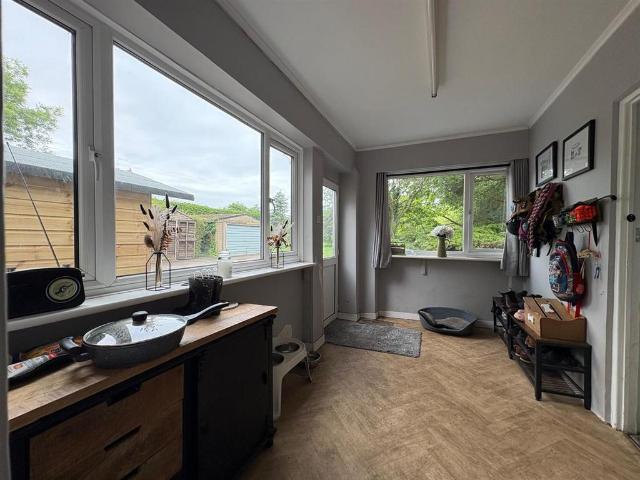 4 bedroom detached bungalow for sale