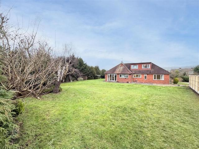 4 bedroom detached bungalow for sale