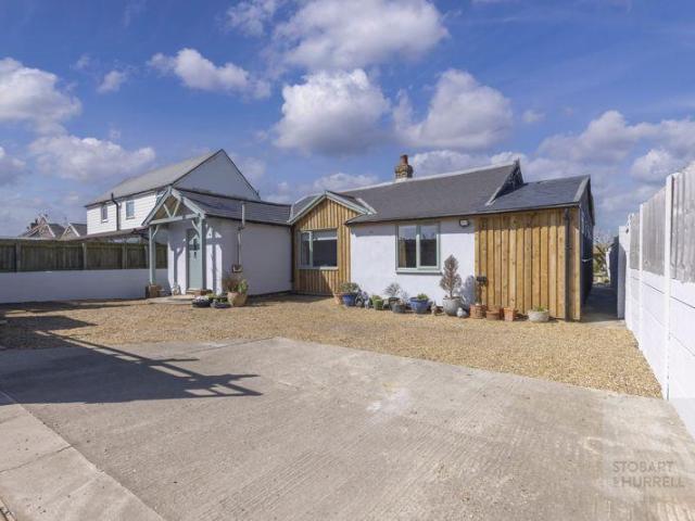 4 bedroom detached bungalow for sale