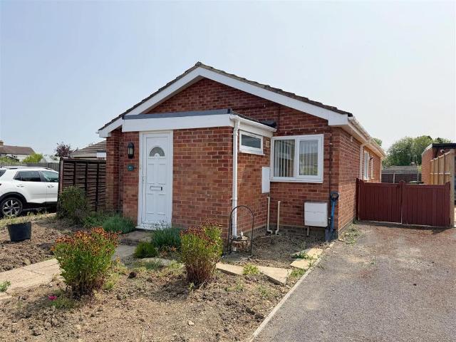 4 bedroom detached bungalow for sale