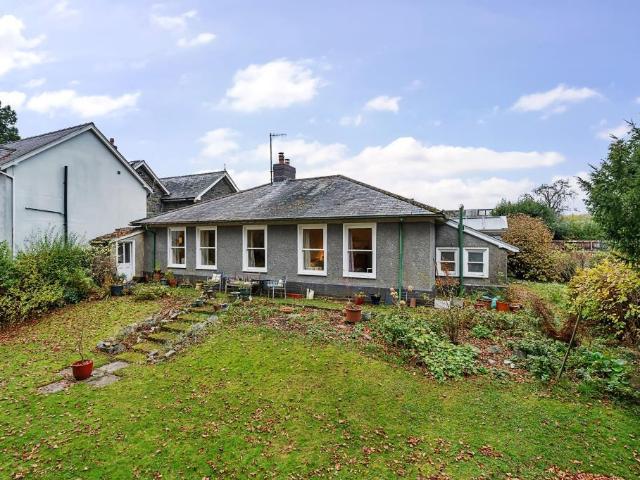 4 bedroom detached bungalow for sale