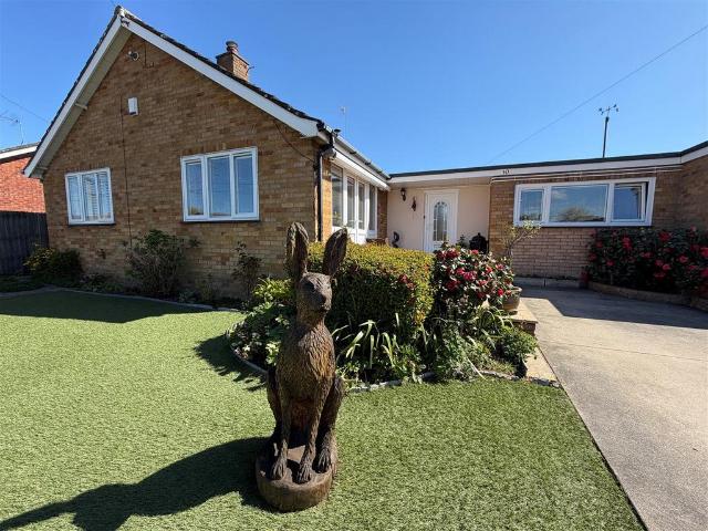 4 bedroom detached bungalow for sale