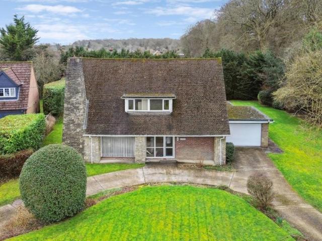 4 bedroom detached bungalow for sale