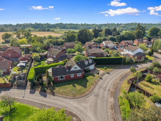 4 bedroom detached bungalow for sale