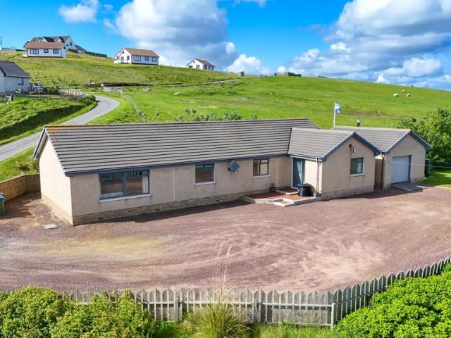 4 bedroom detached bungalow for sale
