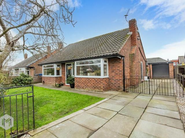4 bedroom detached bungalow for sale